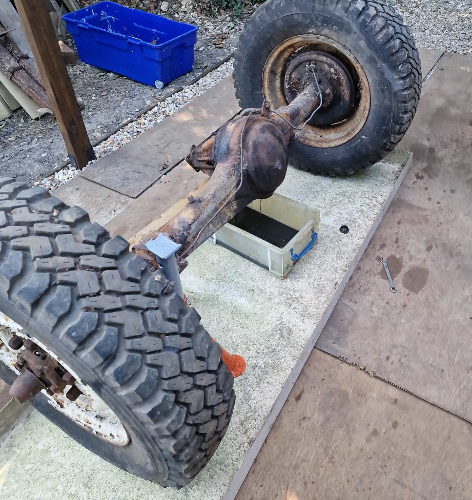 Front and Rear Axle strip down - Land Rover Series 2a Restoration